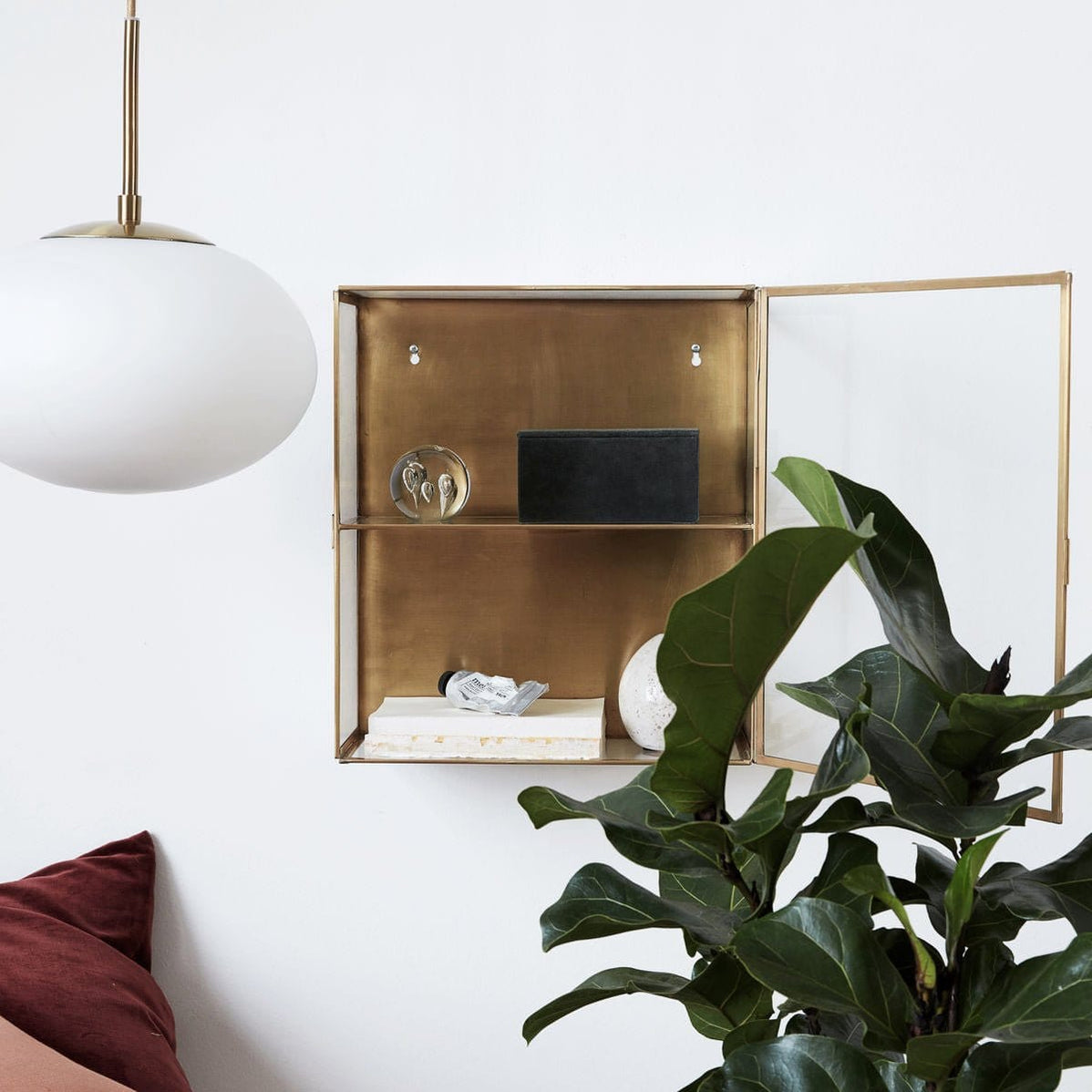House Doctor Wall Cabinet - Brass and Glass – Rhool