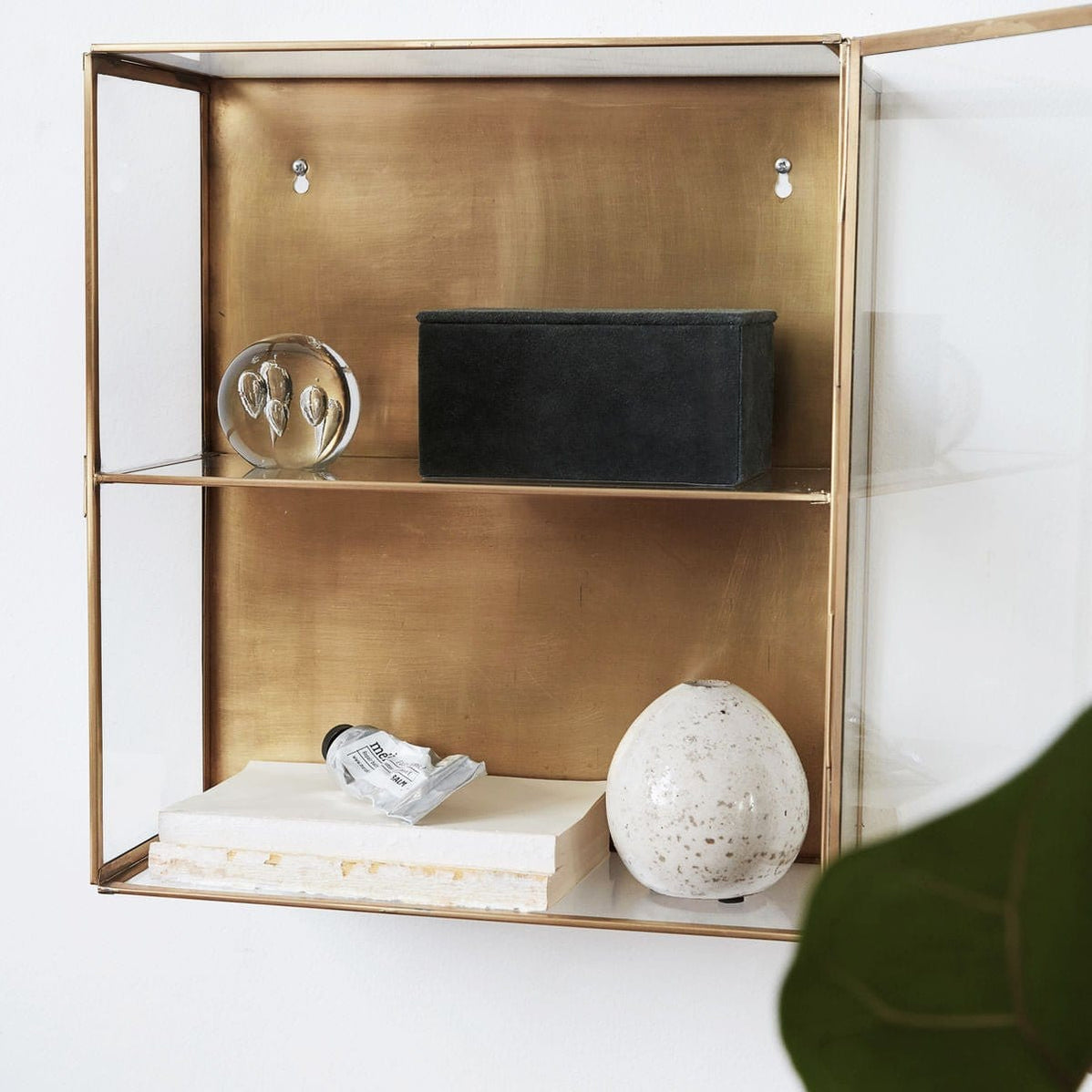 House Doctor Wall Cabinet - Brass and Glass – Rhool